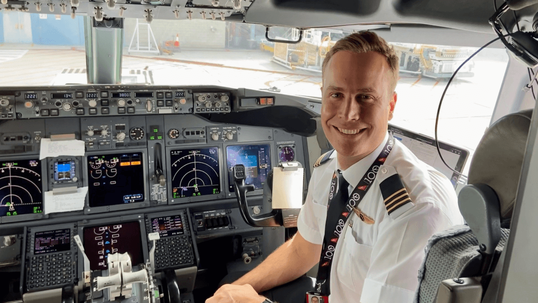 Mentoring the next generation of Qantas Pilots – Qantas Group Careers